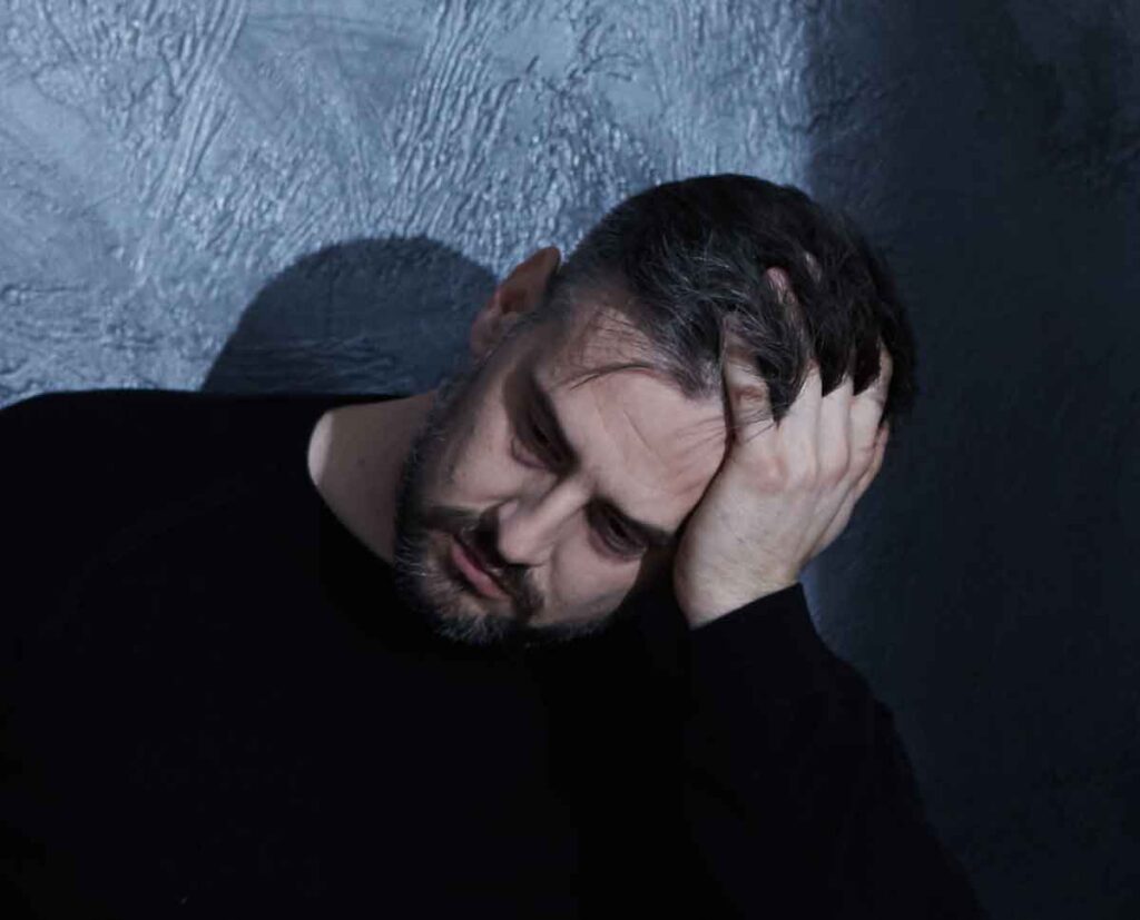 Isolation and Drug Addiction and Alcoholism: A Vicious Cycle